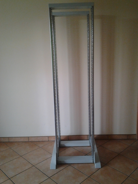 [Sprzedam] Używany stojak rack 19" 42U - elektroda.pl