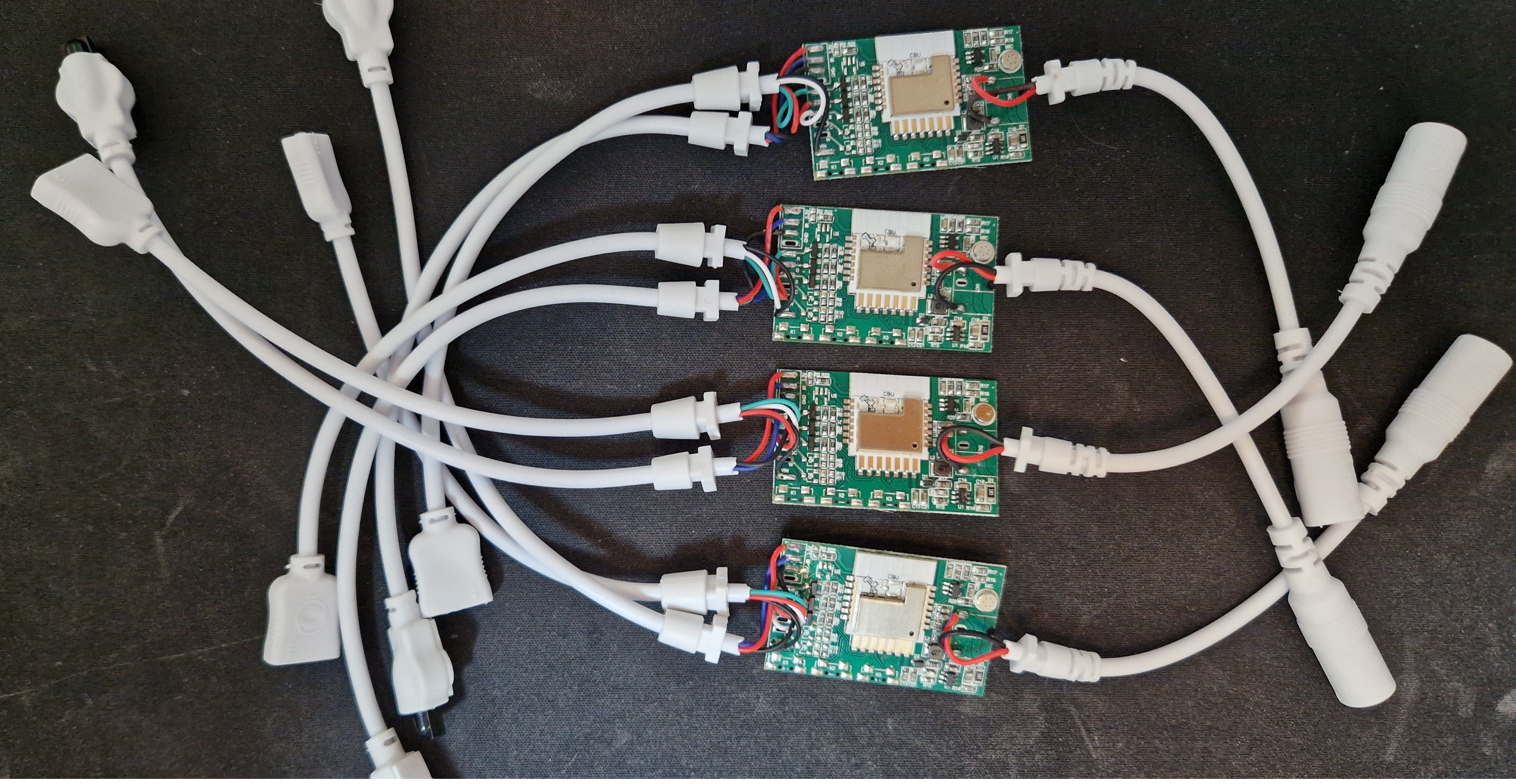 Interior of the WiFi LED strip controller - LTK5050/30RGB-WF/5 ...