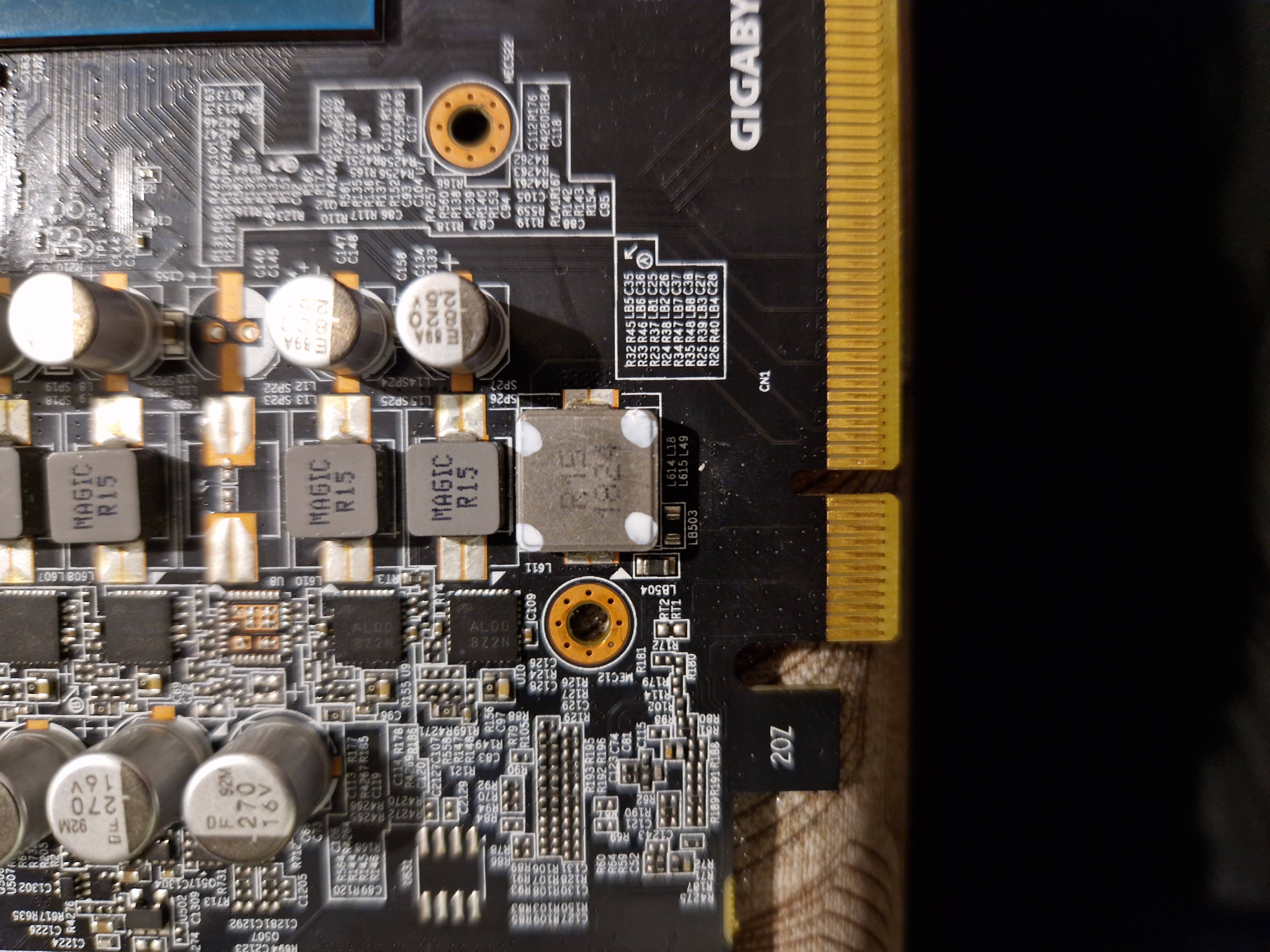 [Rozwiązano] Identyfikacja elementu na PCB karty graficznej GTX 1660 Ti ...