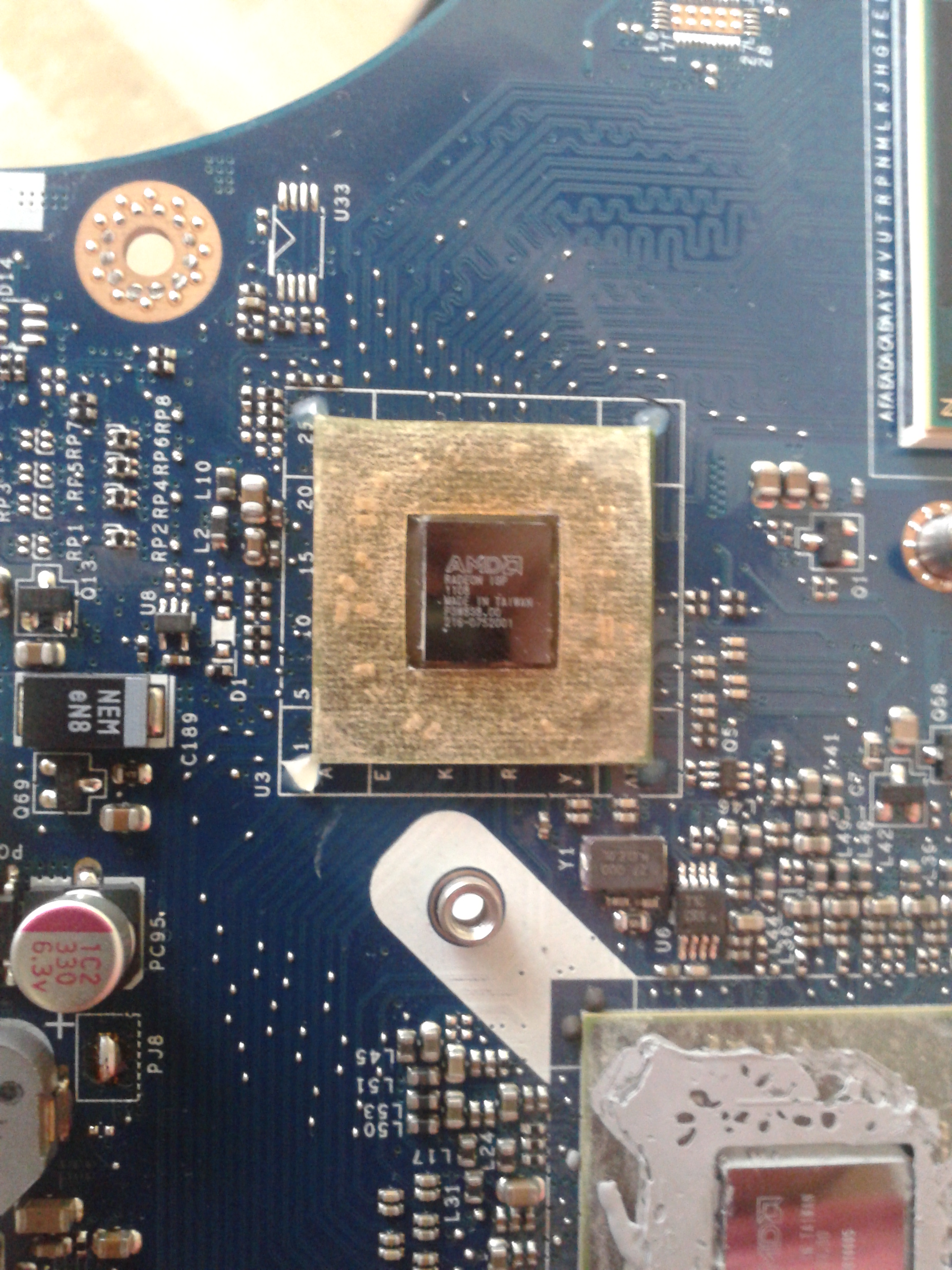 Packard Bell tk81 - Przegrzewanie karty graficznej, czarny ekran po ...