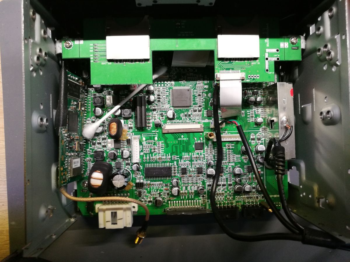 Radio 2 DIN (No name} nie włącza się podejrzany TD1507TR.