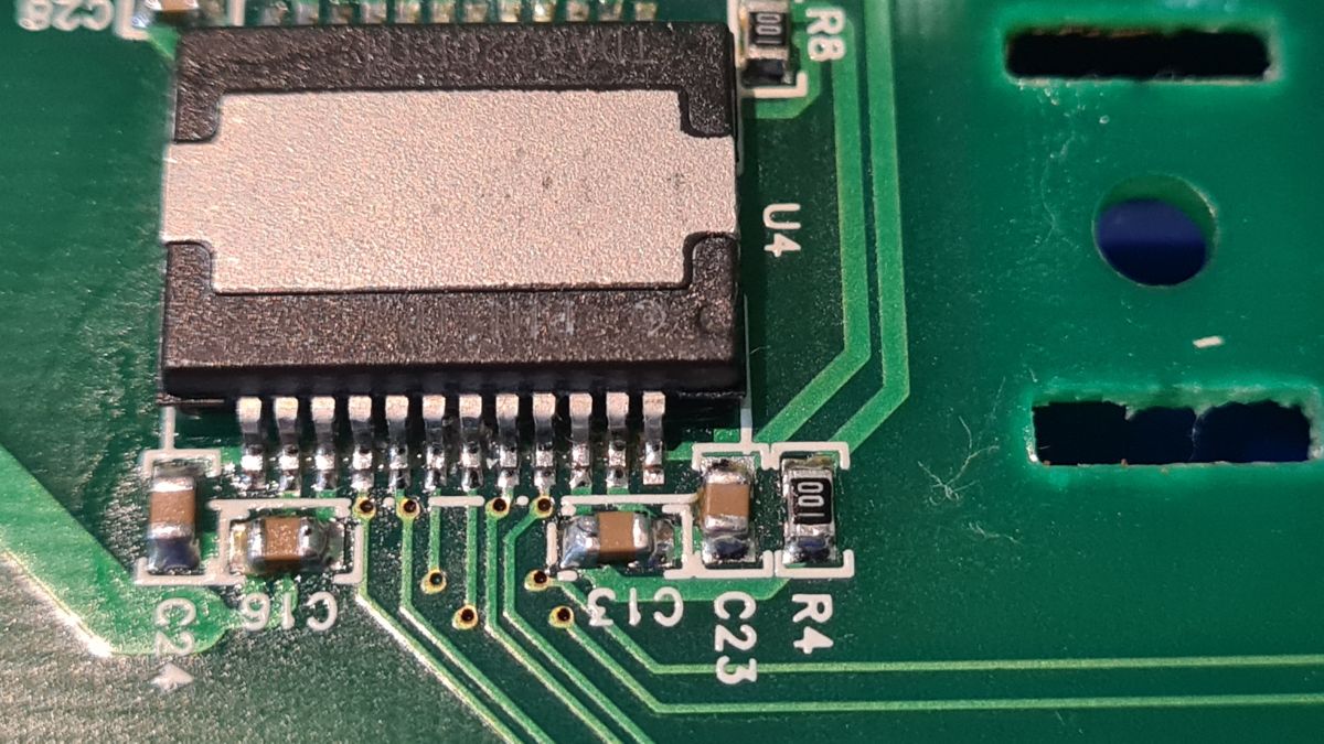 [Rozwiązano] Creative G500 - Trzaski i szumy w głośnikach niezależnie ...