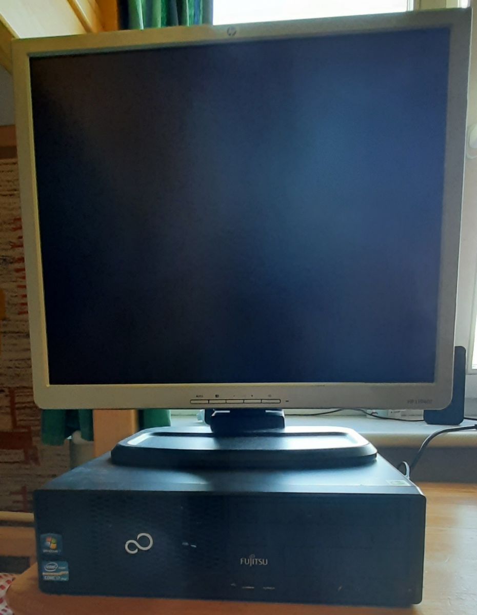 [Sprzedam] Komputer PC Fujitsu z Intel Core i7, 8GB RAM, SSD 240GB ...