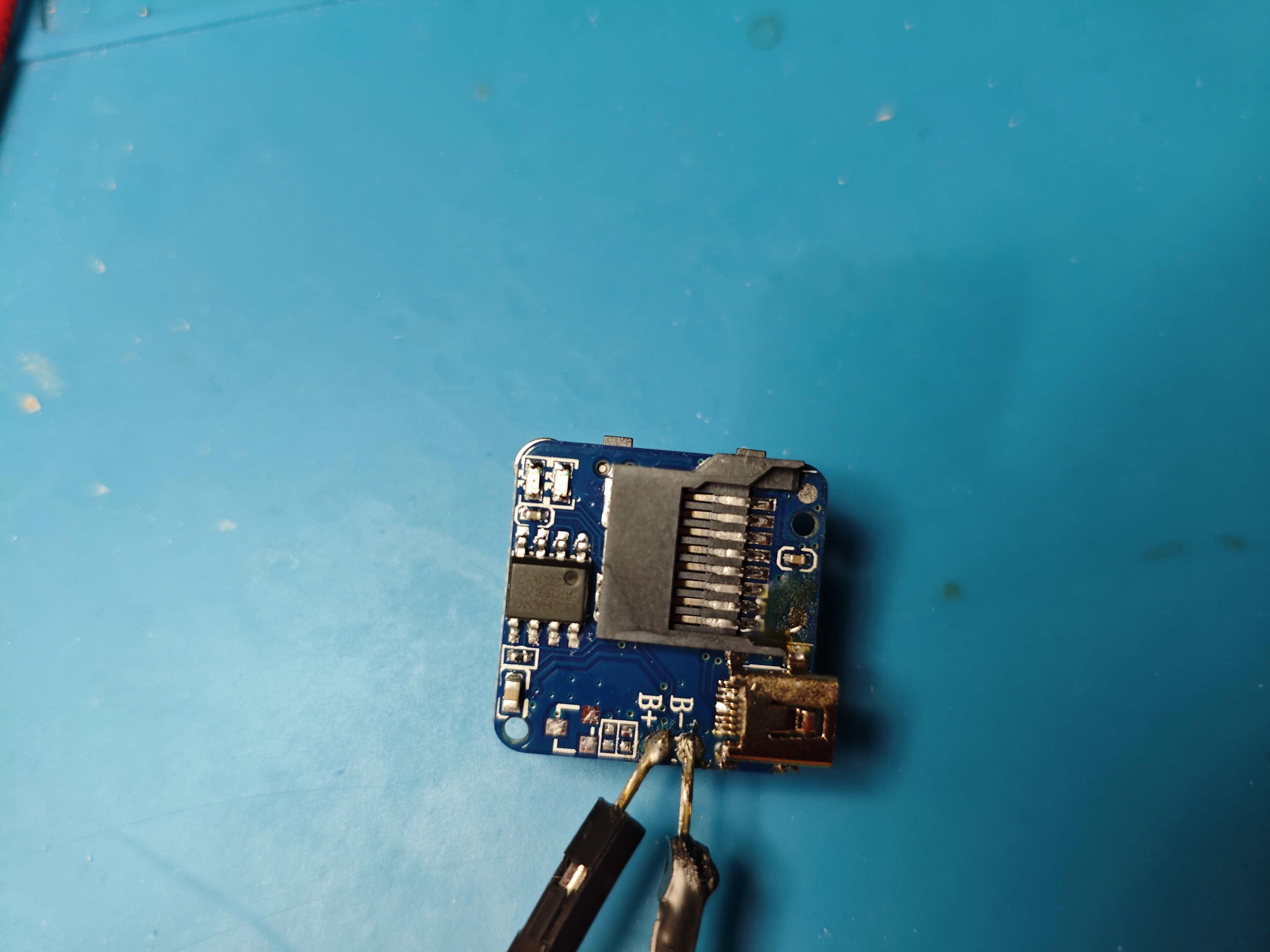 Disassembling and Dumping Flash from an SQ11 Mini DV Camera with CH341A ...
