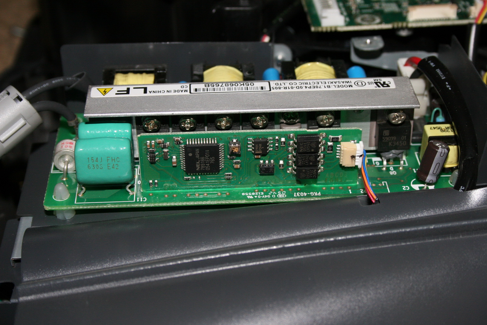 Jak uruchomić projektor Infocus LP340 bez lampy i zasilacza? - 46