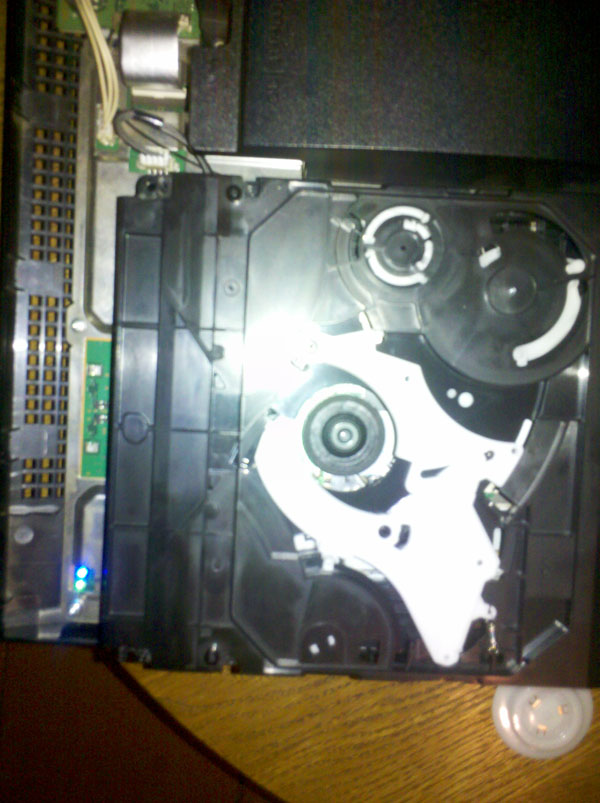 CECHK04 - PS3 - Niebieska dioda świeci, napęd nie wciąga płyt ...