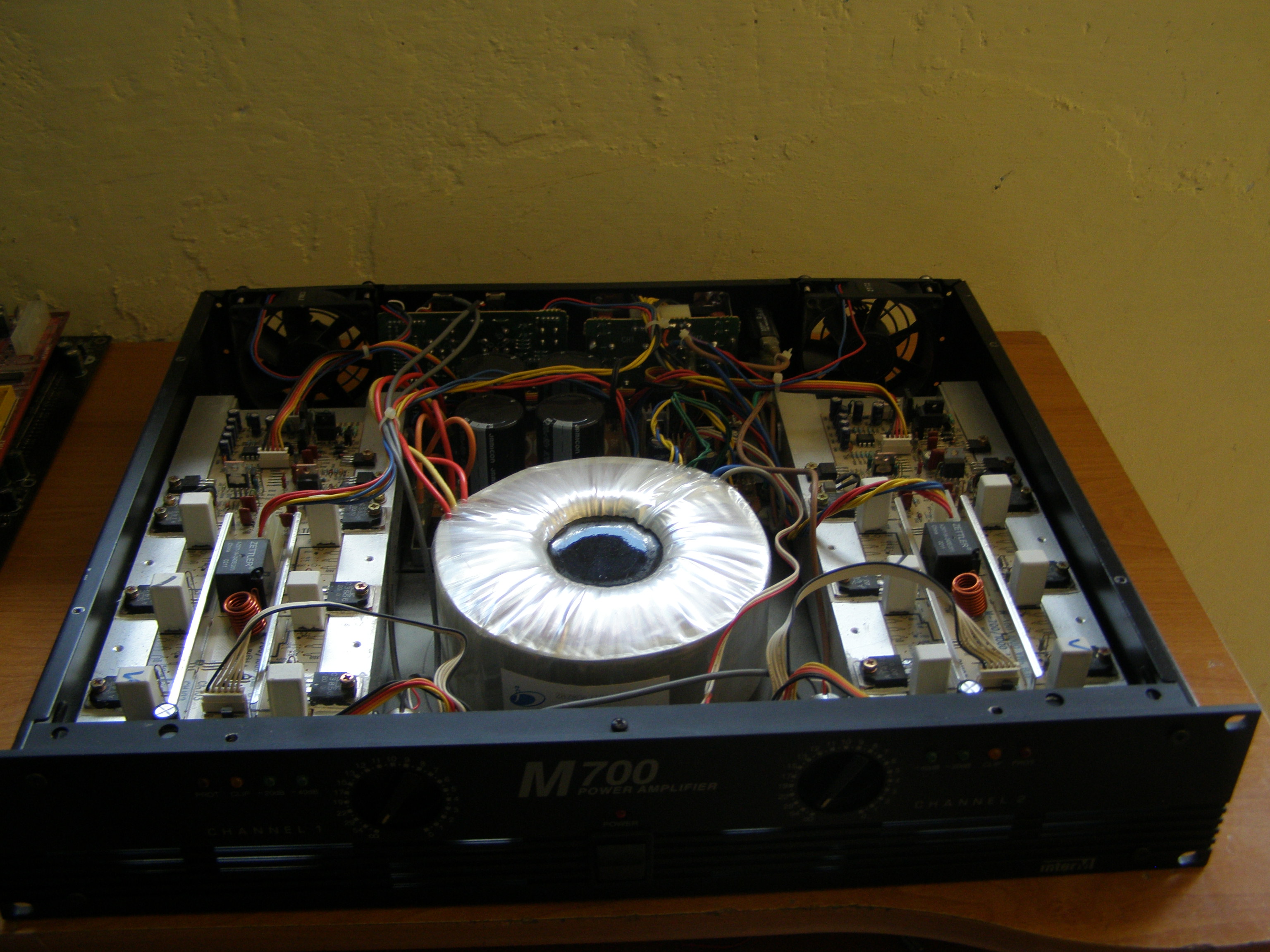 końcówki mocy od środka >czyli> jak to jest zrobione - 2