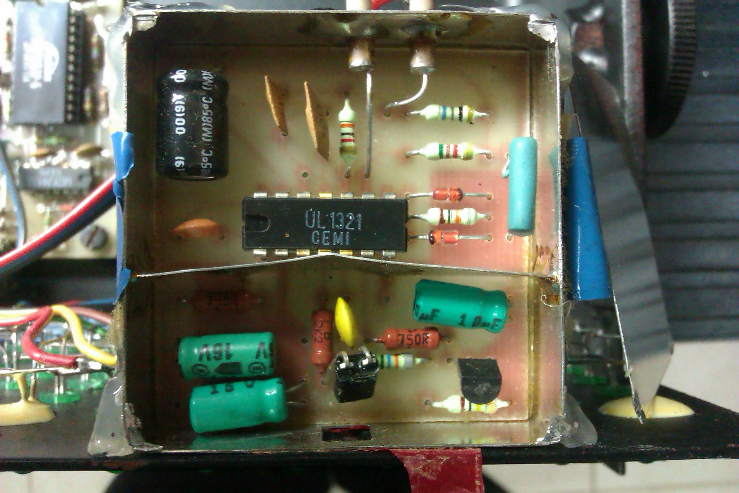 Jak uruchomić wyświetlacz ELAND EWIR-60 z 1992 bez pilota?