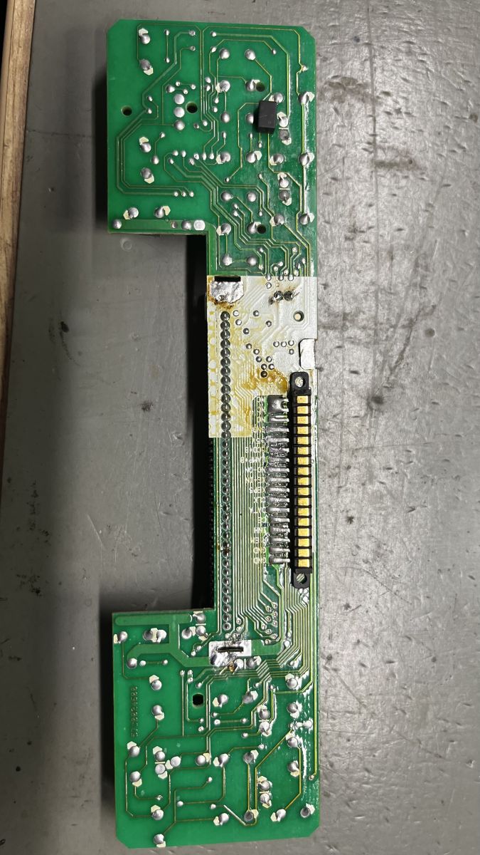 Radio Alpine 7513 - jaka żarówka do podświetlenia wyświetlacza?