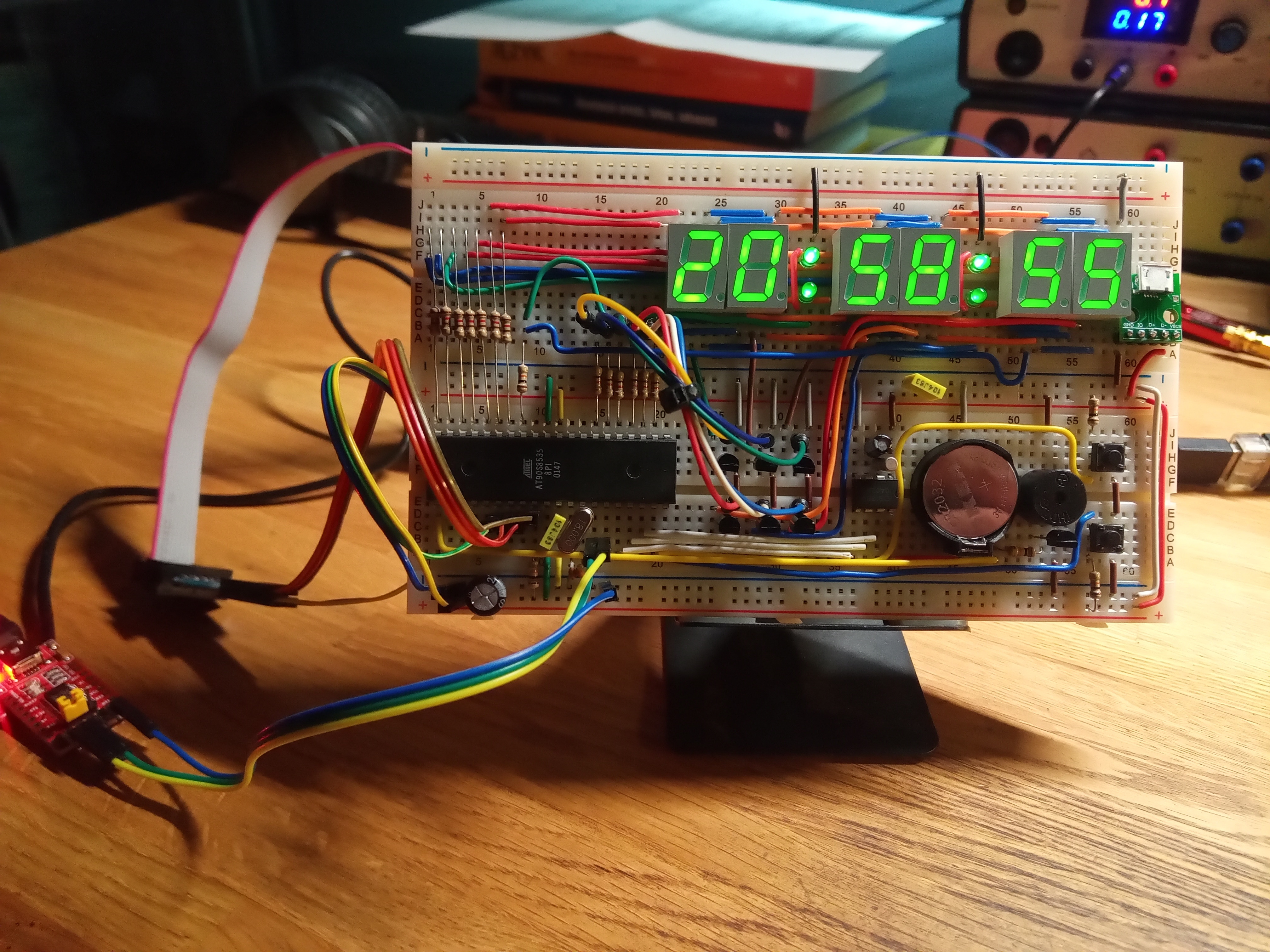 LED vintage watch on a breadboard with AT90S8535 and DS1302