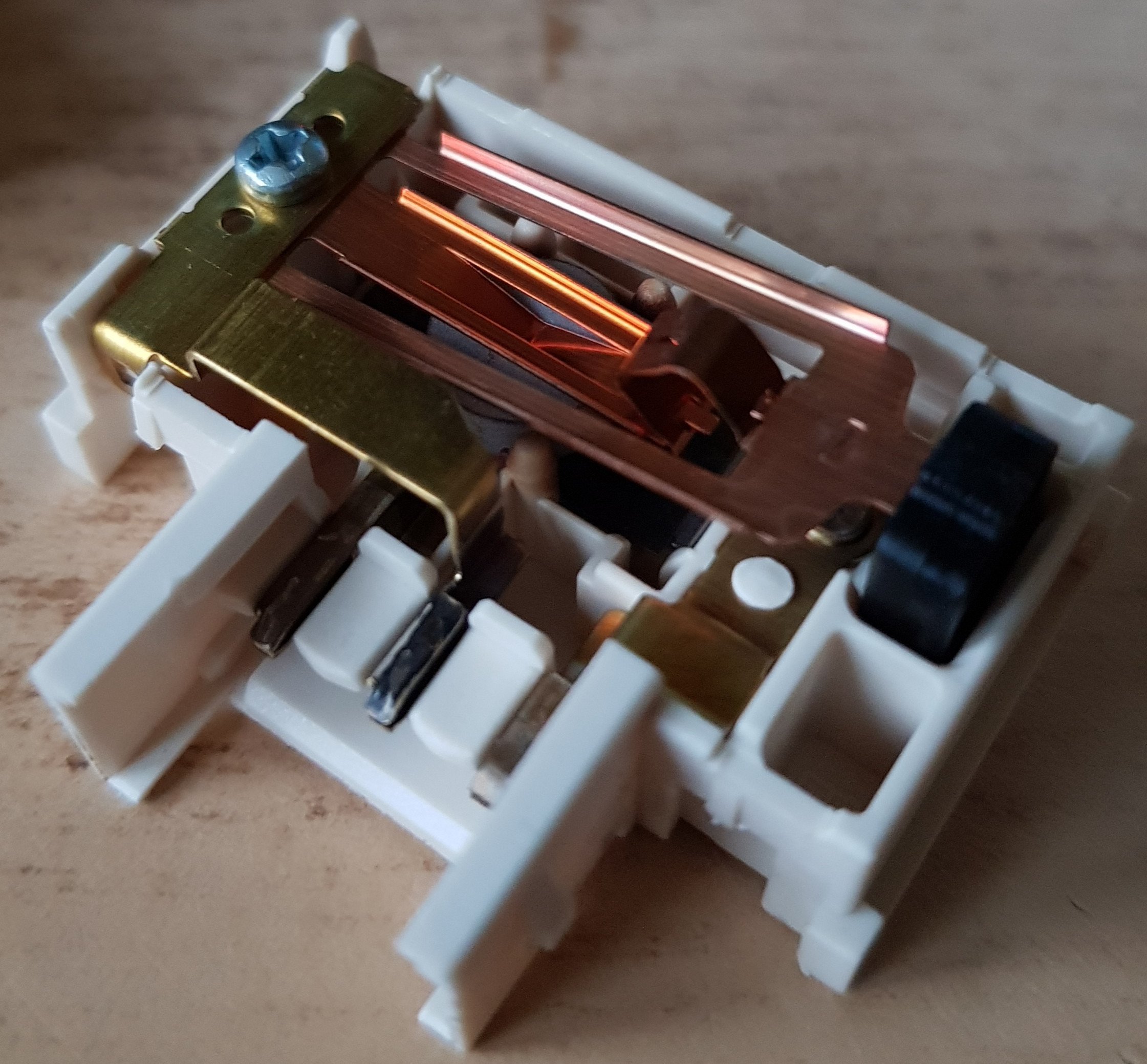 Gotowy układ podtrzymujący pracę przekaźnika 24 V przez 1-2 min po ...