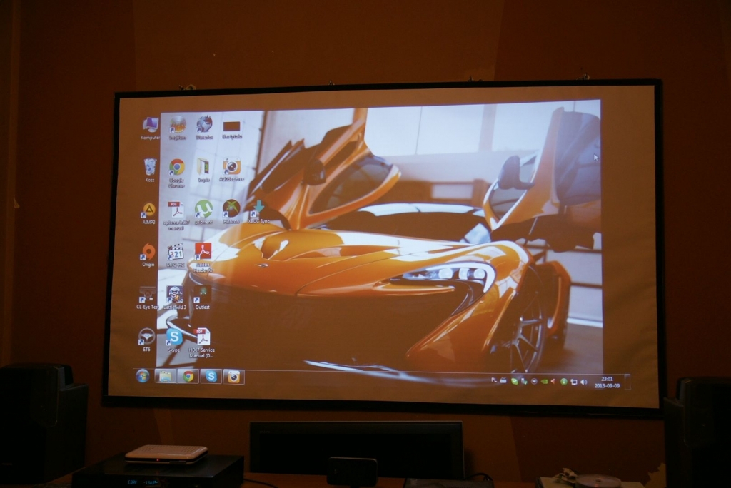 Optoma HD66 - nierównomierna jasność obrazu, wyciek światła, integrator?