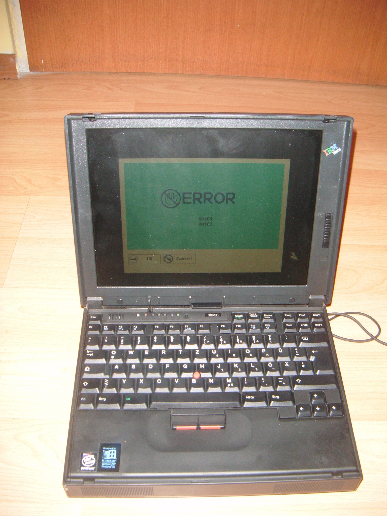 [Sprzedam] IBM 380xd w stanie idealnym, kompletny, zasilacz oryginalny