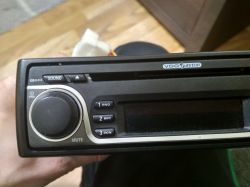 VDO Dayton CD 5206X - Naciśnięcie przycisku wyłączania wyświetla Mute ...