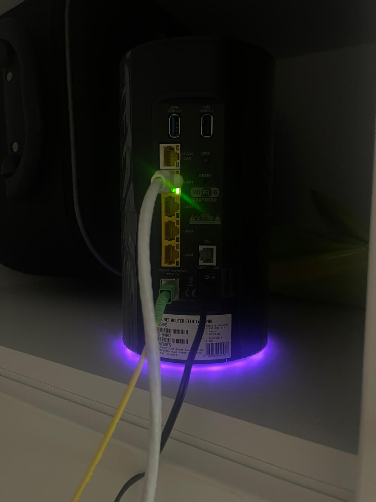 Jak zmniejszyć router Play światłowód - konwerter na LAN?