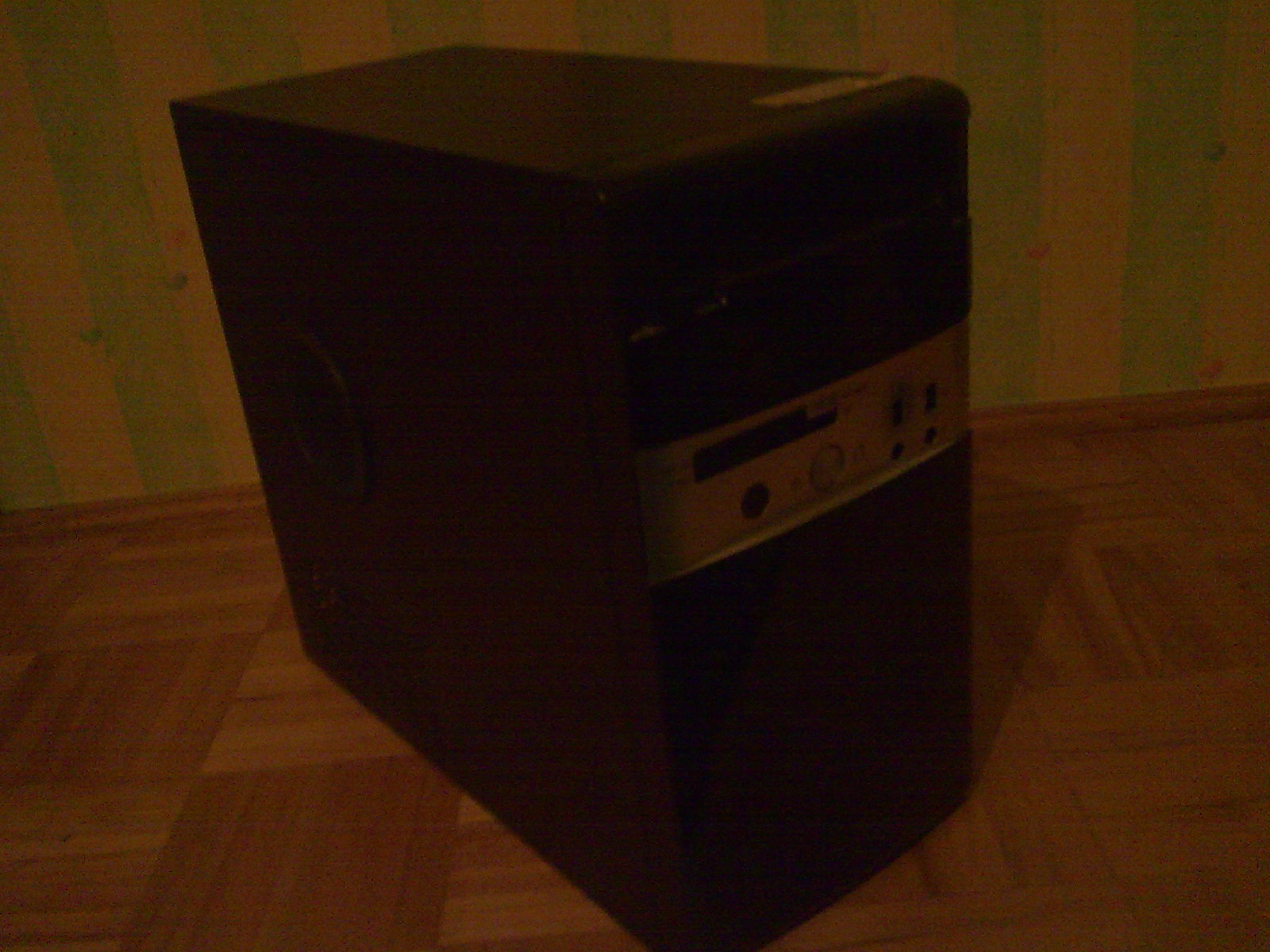 [Sprzedam] Lub zamienię komputer 2006 Celeron D346 3.06GHz 1GB ram