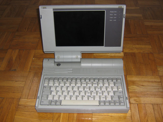 Jak uruchomić stary laptop 386 SX 20 MHz? Zasilanie i napięcia?