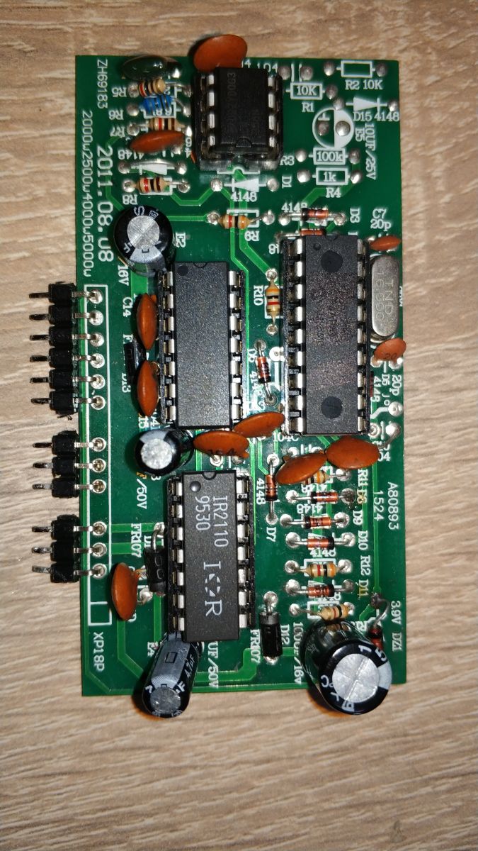 Czy PIC16F716-I może stracić część programu po przebiciu?