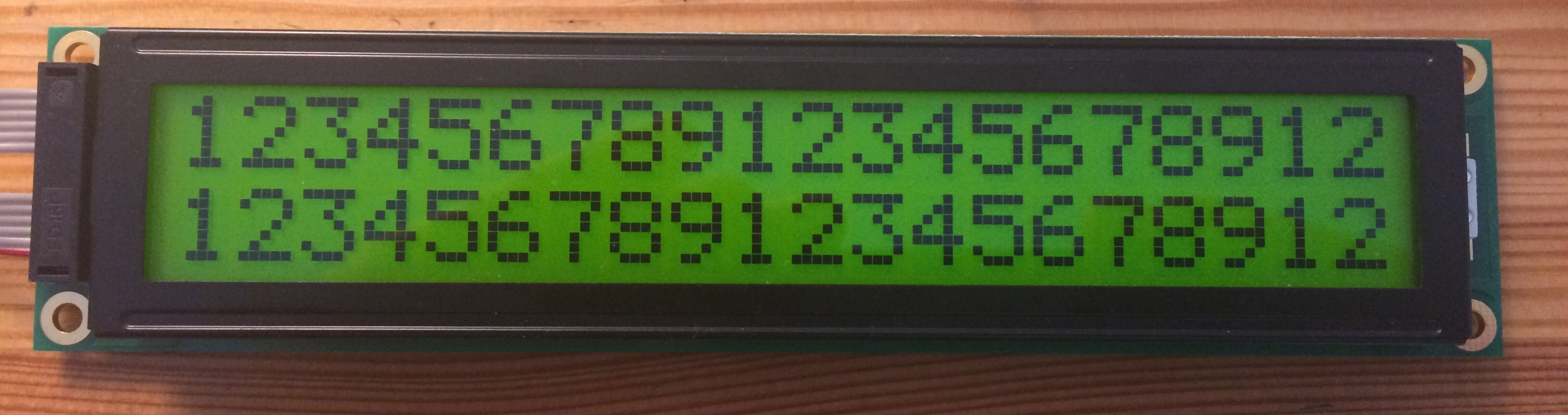 LCD 20x2 i Arduino Uno - tekst zaczyna się od 2 znaku, brak nowej linii