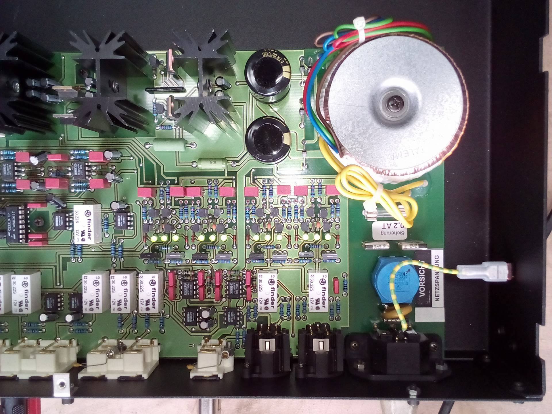 AVM EVOLUTION - Preamp ze sterowaniem cyfrowym, TYKANIE w głośnikach