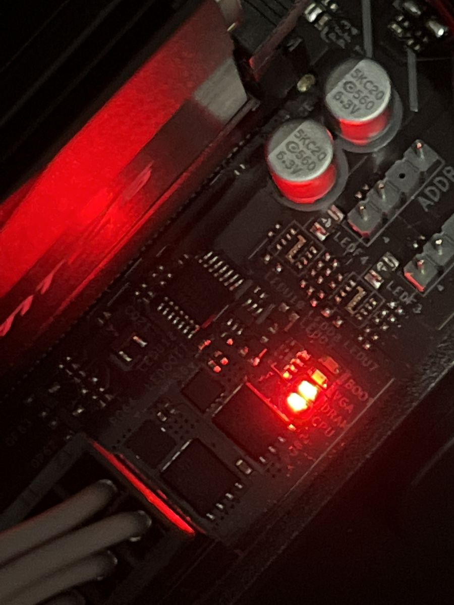 Lampka dram i cpu na płycie - Problem z włączeniem komputera