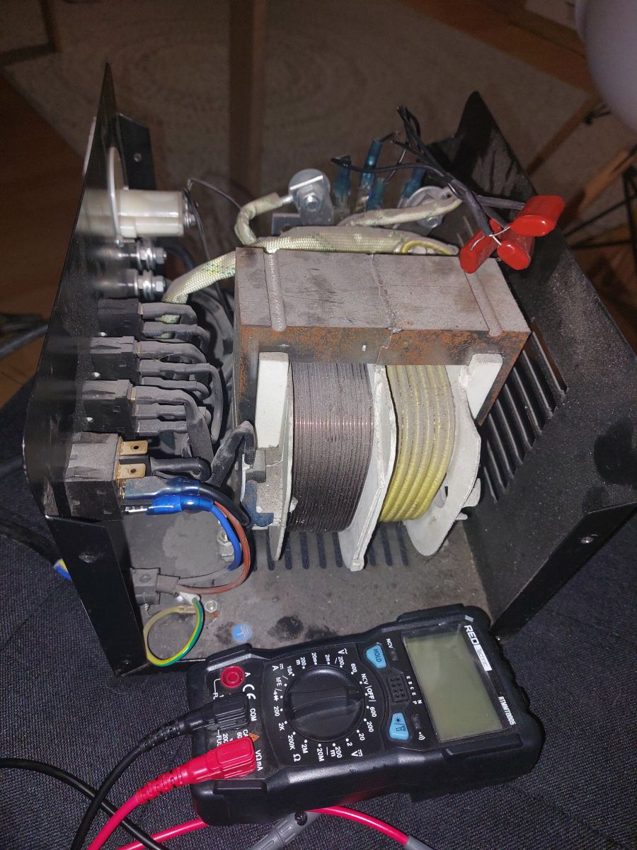 [Rozwiązano] Prostownik z rozruchem 12/24V SPRINT 400 - brak napięcia ...
