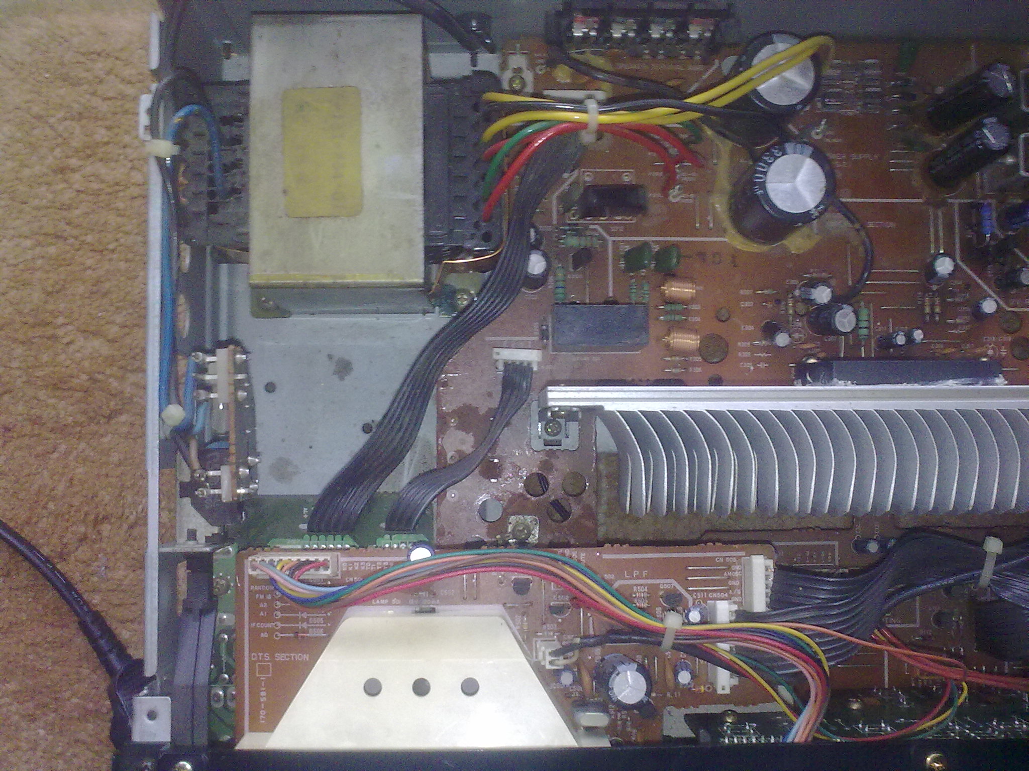 Które nóżki w STK4151V odpowiadają za lewy kanał?