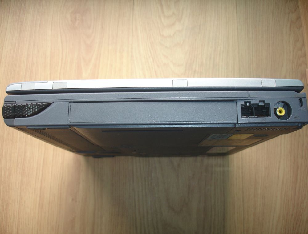 [Sprzedam] Laptop Toshiba Tecra 8200 ponad 5h na bateriach