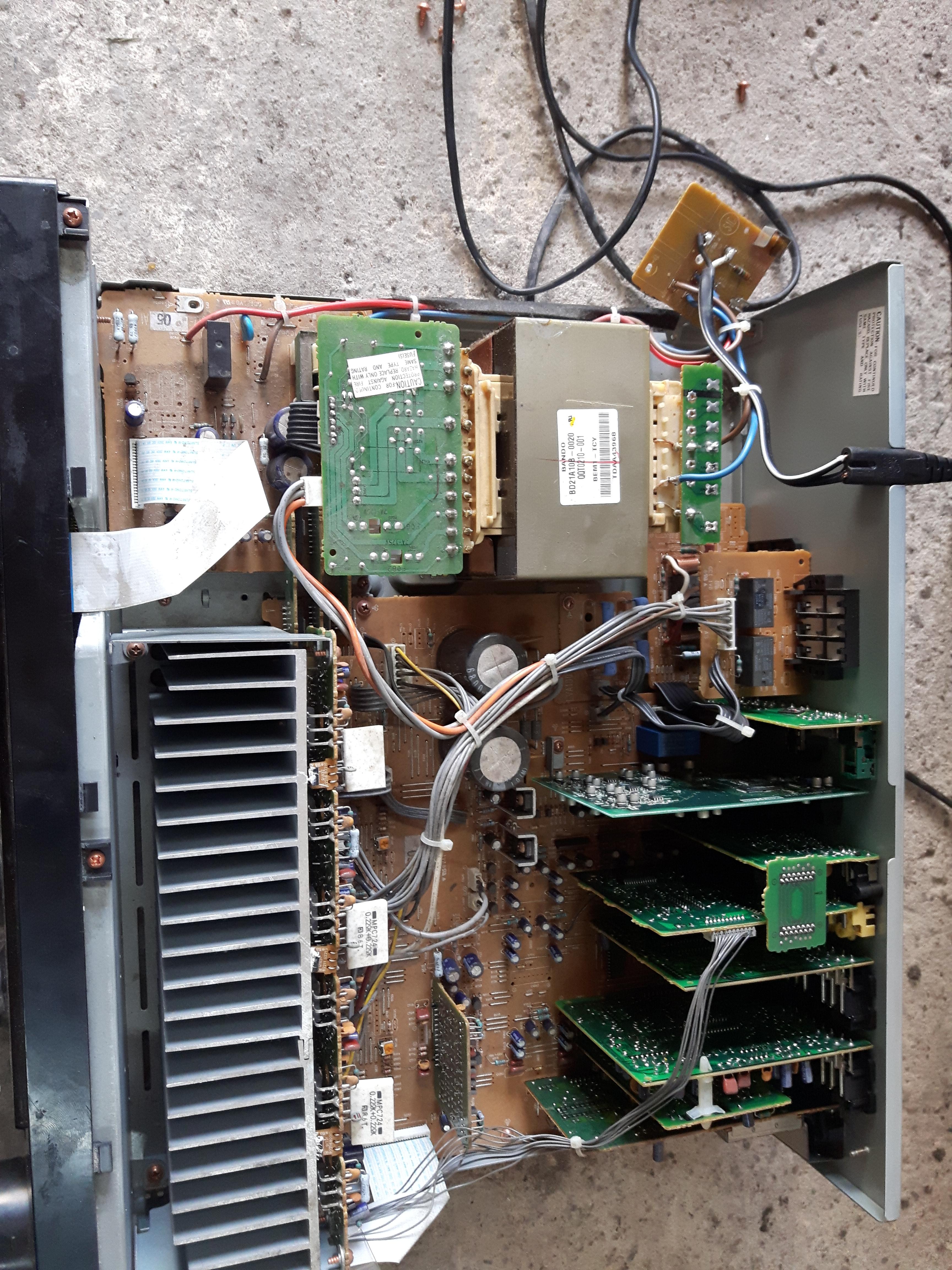 JVC RX-778V - Czy przepięcie przewodu na transformatorze umożliwi ...