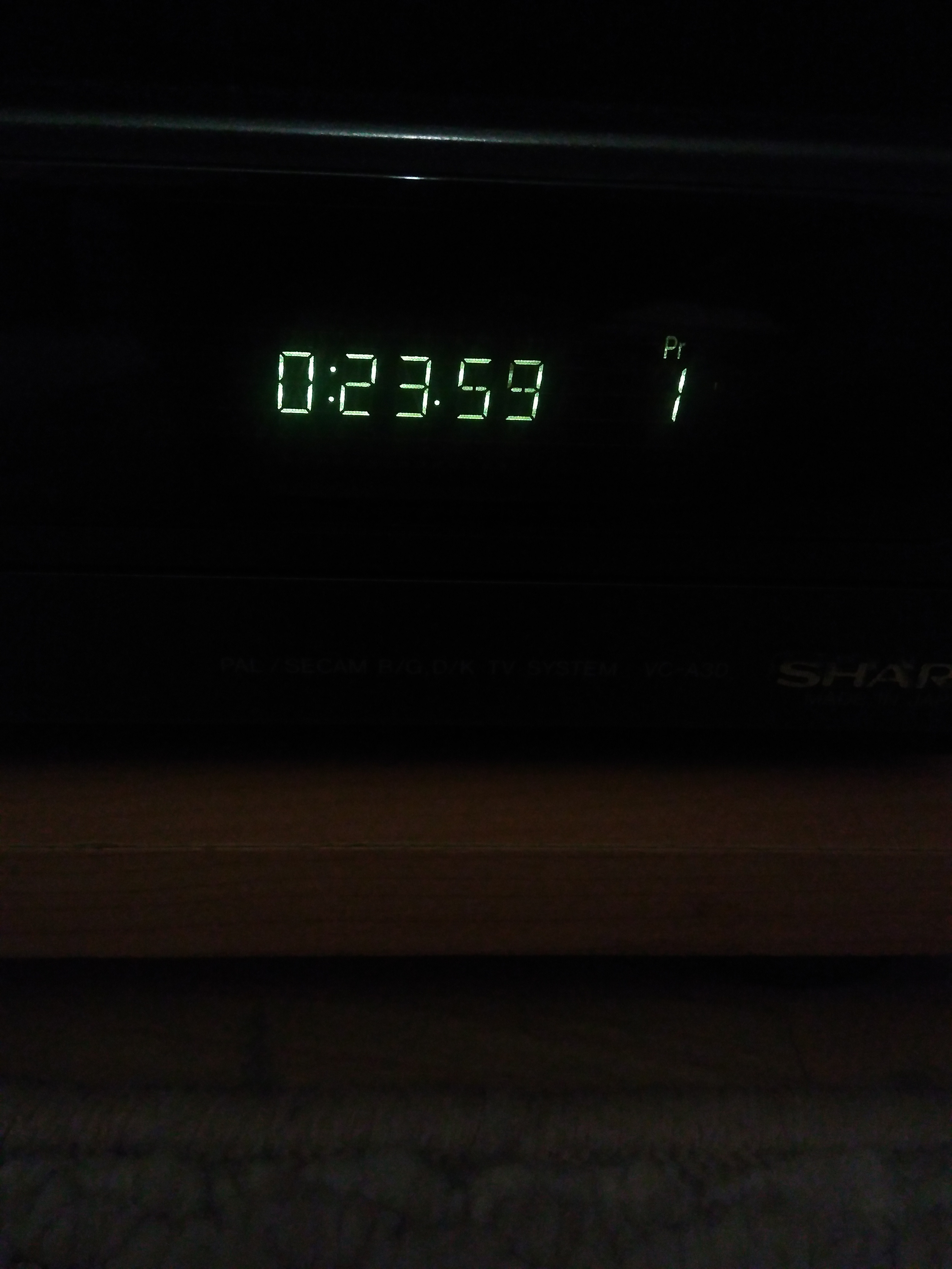 [Rozwiązano] SHARP VC-A30BP - Świecące dodatkowe segmenty wyświetlacza