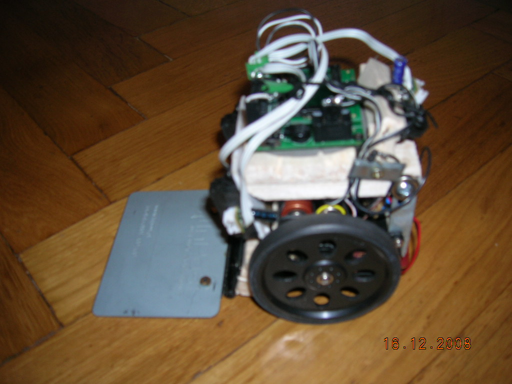 Prezentacja wykonanego projektu: [Minisumo] Staszic.