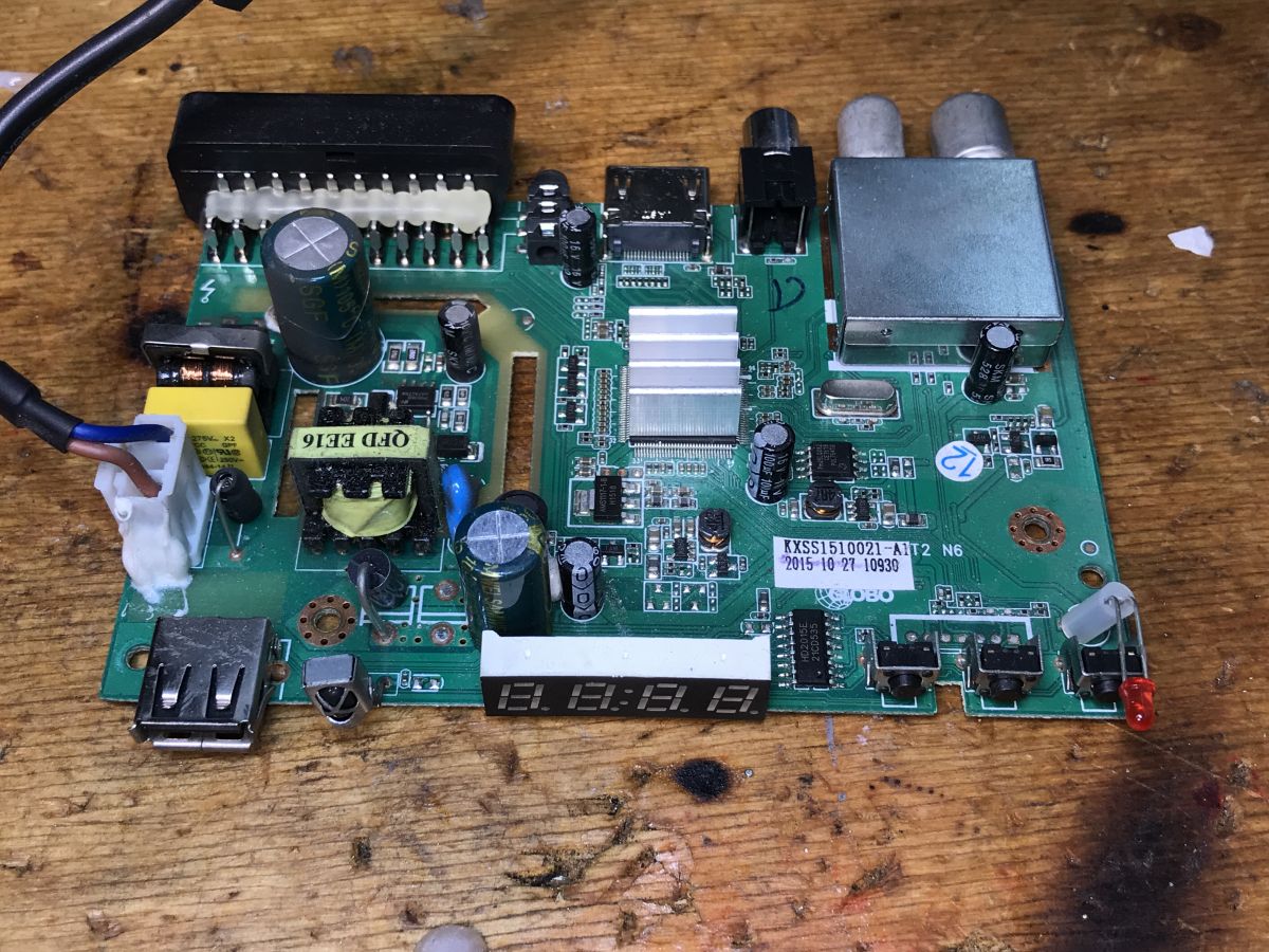 Stary dekoder DVB-T2 - STB HD N6 - wnętrze, potencjał przeróbki na DIY ...