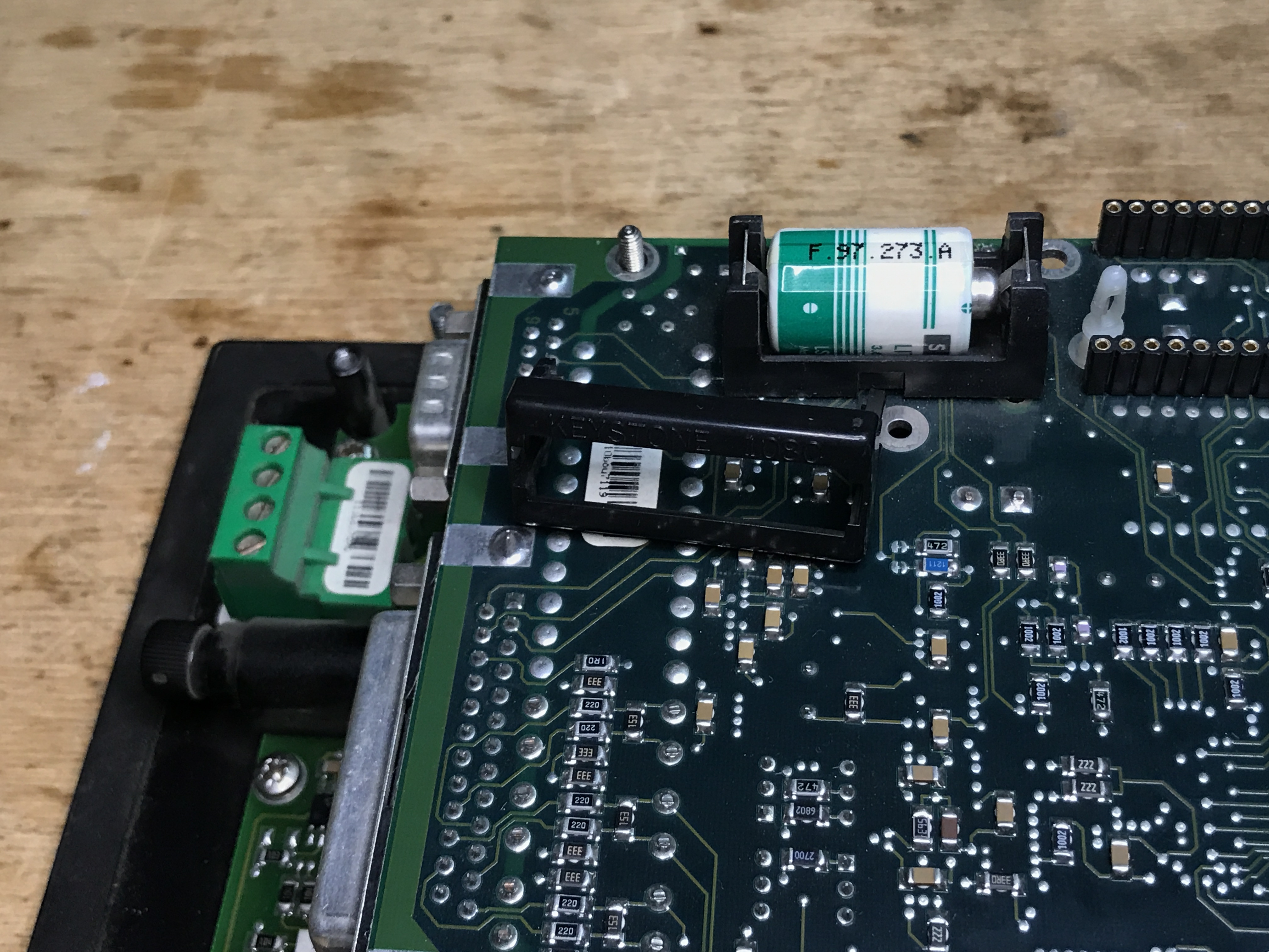 Stary panel kontrolny przemysłowy PCD7.D81 SAIA bez LCD z próbą odpalenia