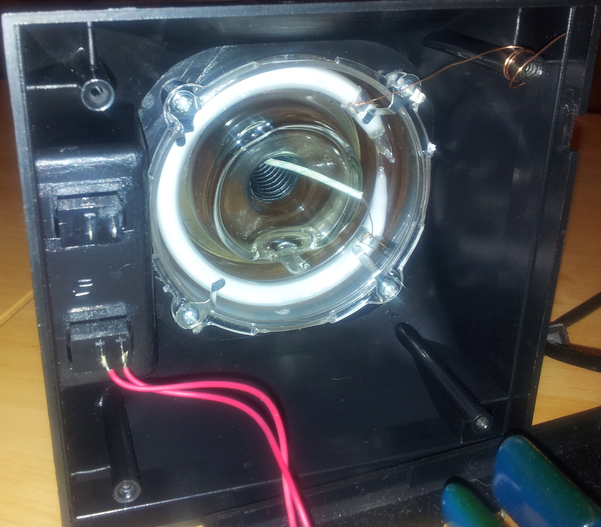 Podłączenie wysokiego napięcia w kuli plazmowej – jak poprawnie ...