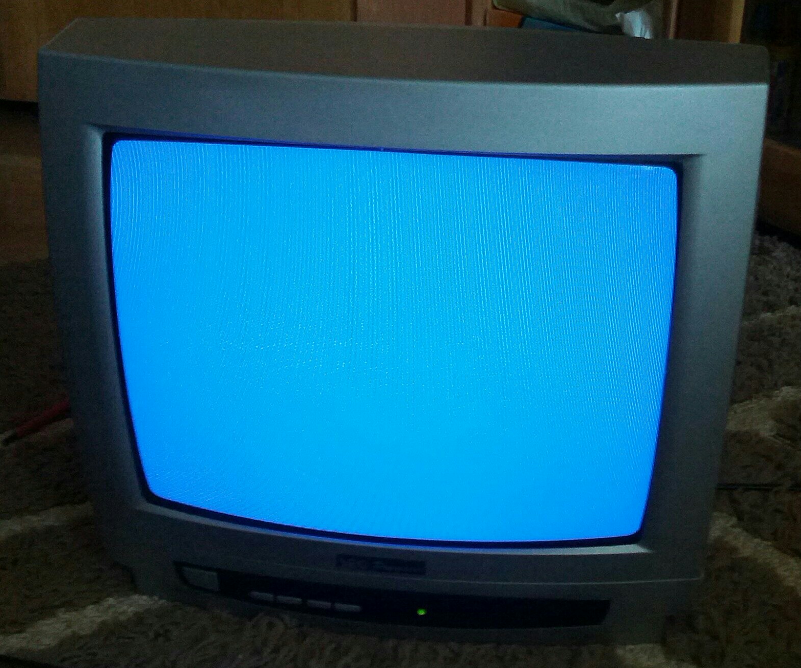 [Rozwiązano] SEG Premium chassis 11AK36 - przebarwienia na wyświetlanym ...