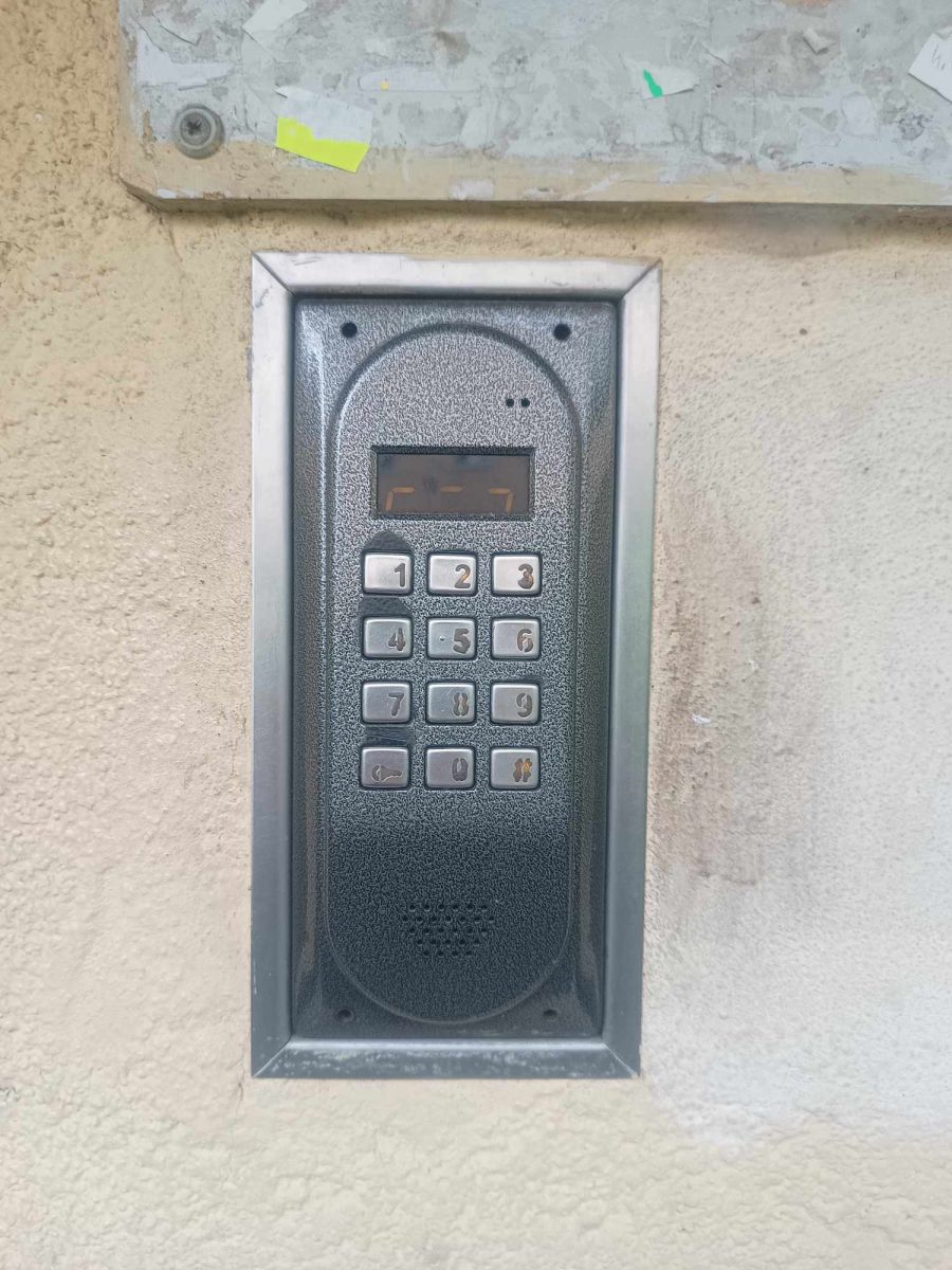 Jaki nowy domofon pasuje do instalacji 6-żyłowej zamiast UNIFON LASKOMEX?