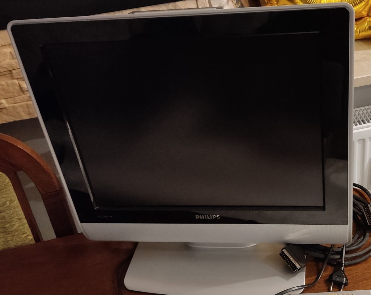 Wejście w tryb hotelowy Telewizor Philips 20PF5121/58