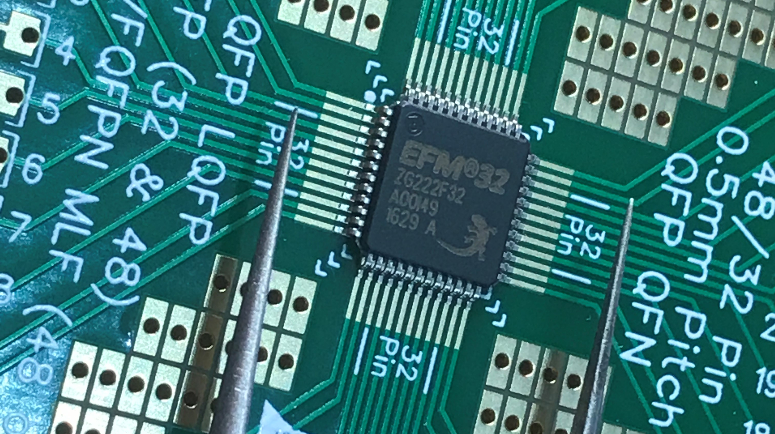 Universal starter boards for various SMD microcontrollers with a ...