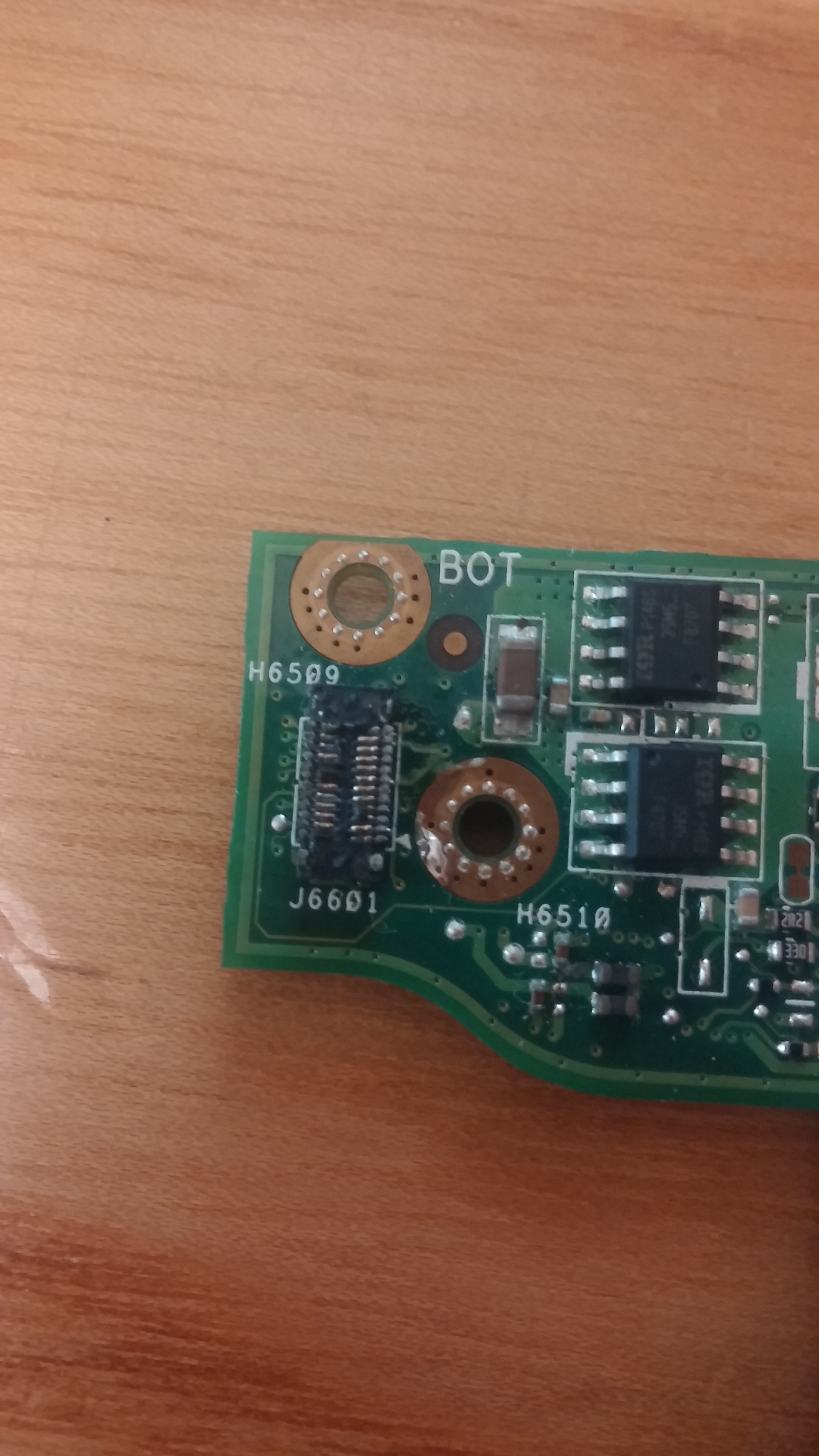 [Rozwiązano] Asus EEE 1225C - Jak zewnętrznie wyprowadzić włącznik po ...