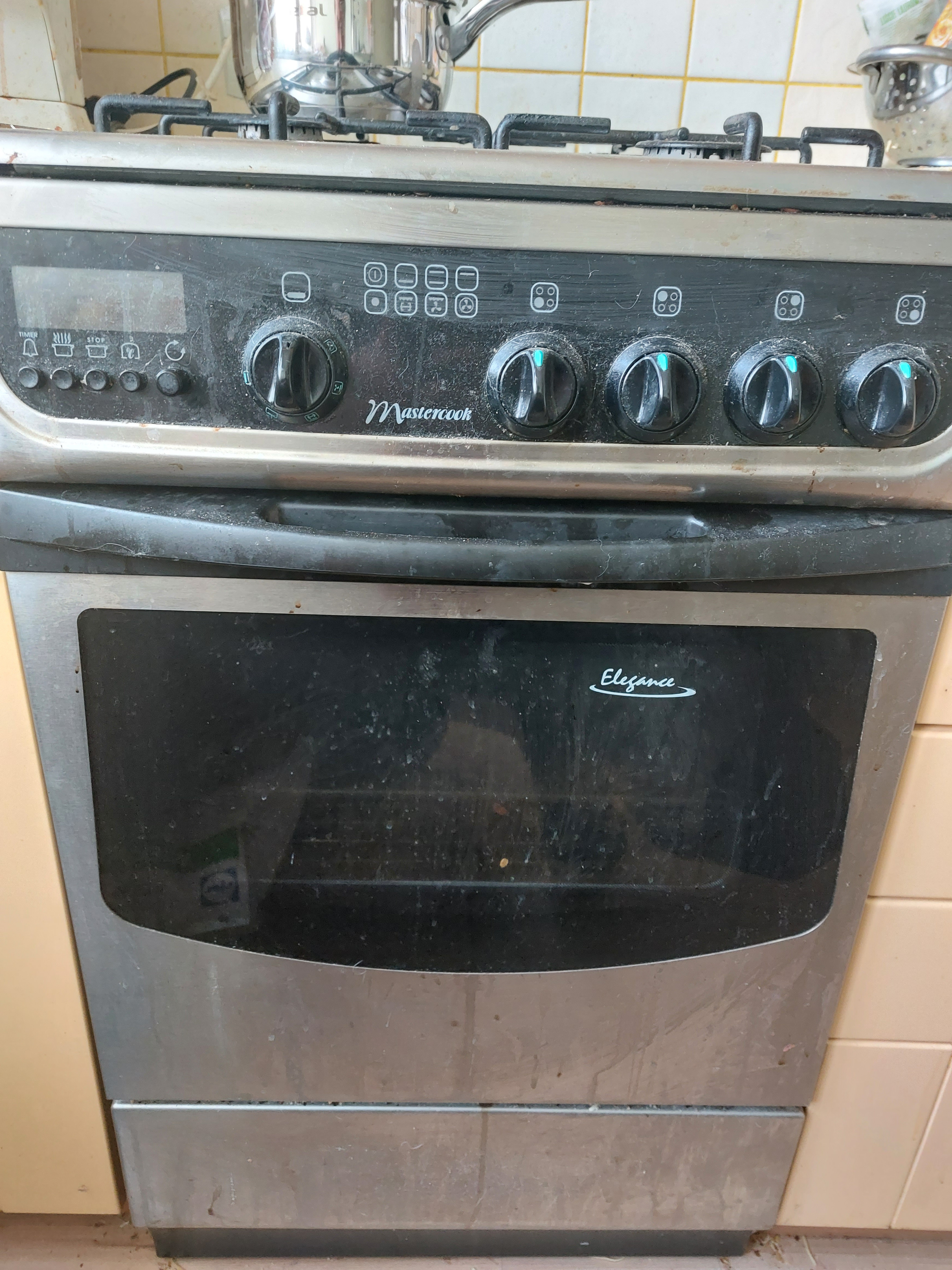 Mastercook KGE 3483 - model piekarnika zatarta naklejka.