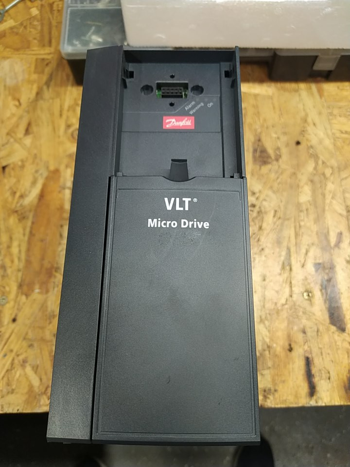[Sprzedam] Falownik Danfoss VLT 132F0026 4kW, sprawny, z demontażu