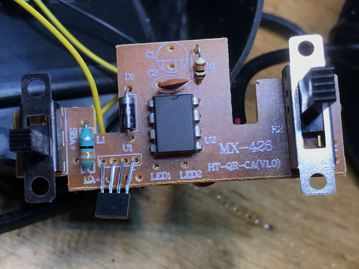 [5252F] Wnętrze ogrodowej lampy solarnej typu "sopelki LED"