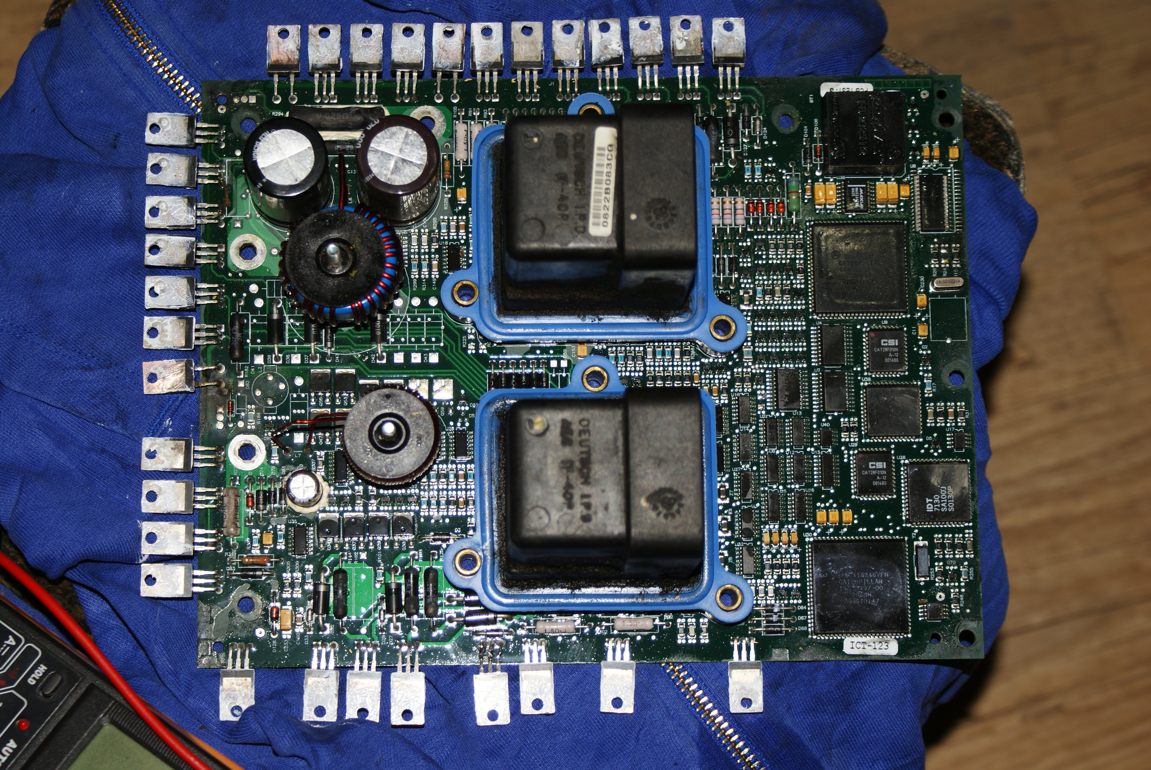 CAT koparka - Engine Control Module (ECM) nie zamyka pompowtrysków