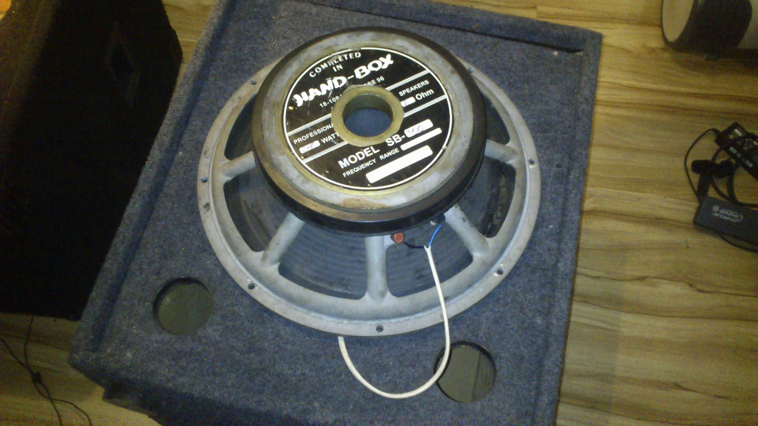 [Rozwiązano] Głośnik Hand-Box SB-300 dane techniczne/specyfikacja