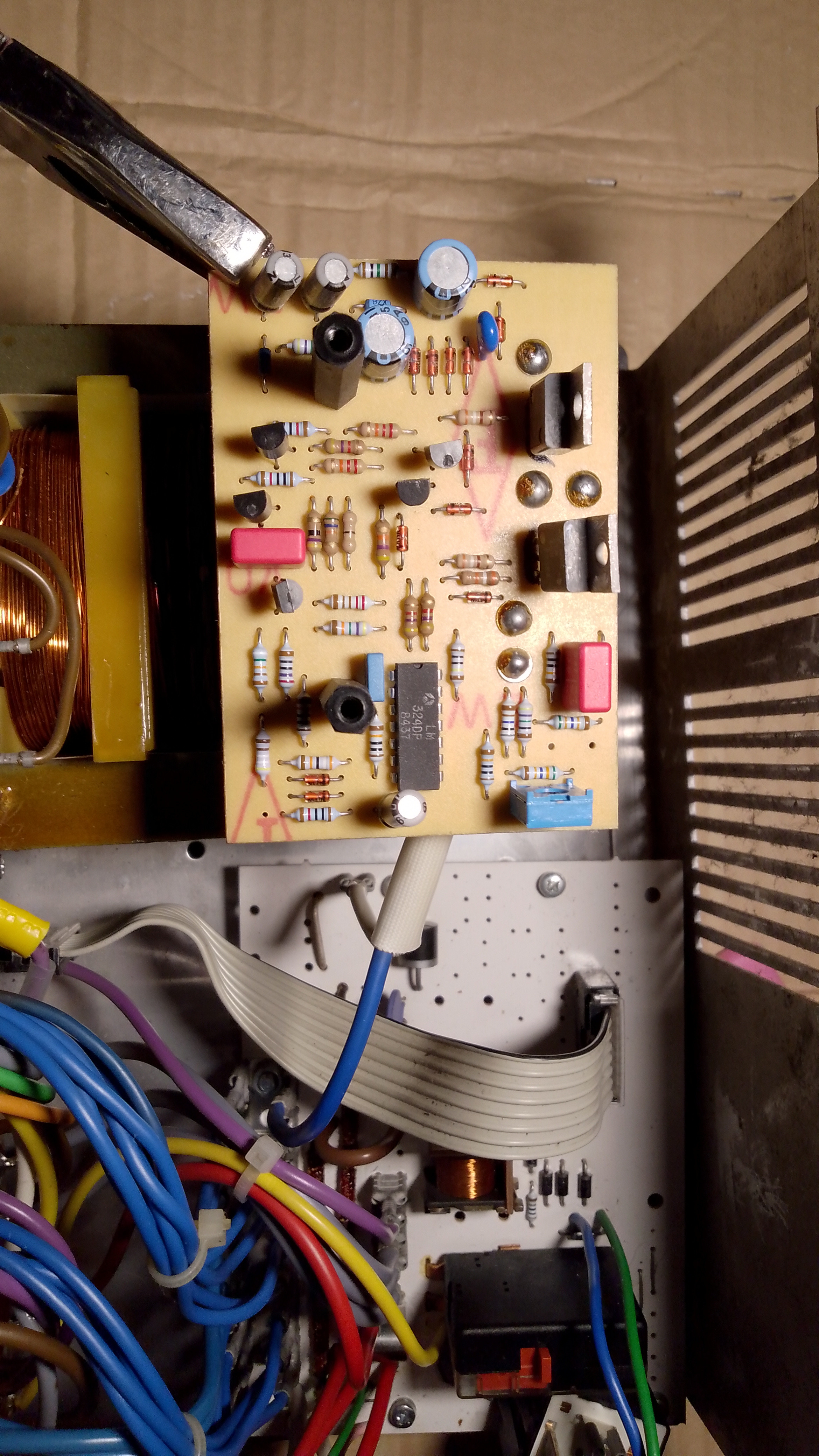 Regulator napięcia do kampera z Elektroblok EBL 104 - brak 12V DC ...