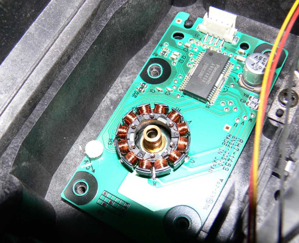 Czy silnik z HP 2100 pasuje do HP 2200dtn? Szukam zamiennika do naprawy.
