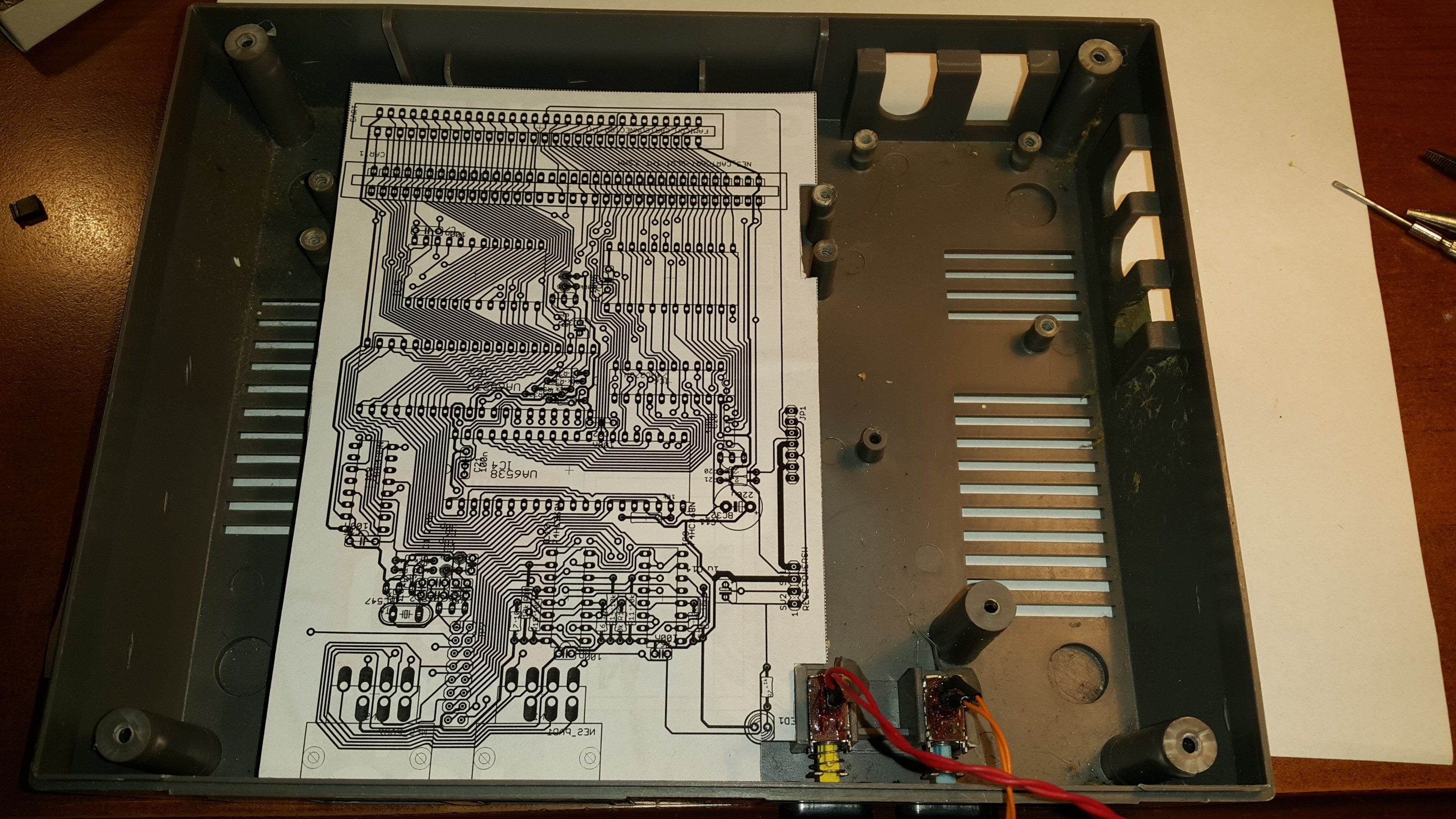 Restoring interesting mini NES clone (DY-636N) - nesdev.org