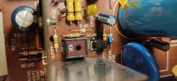 Monitor Commodore 1901 usterka - Wypalone PCB wokół tranzystora