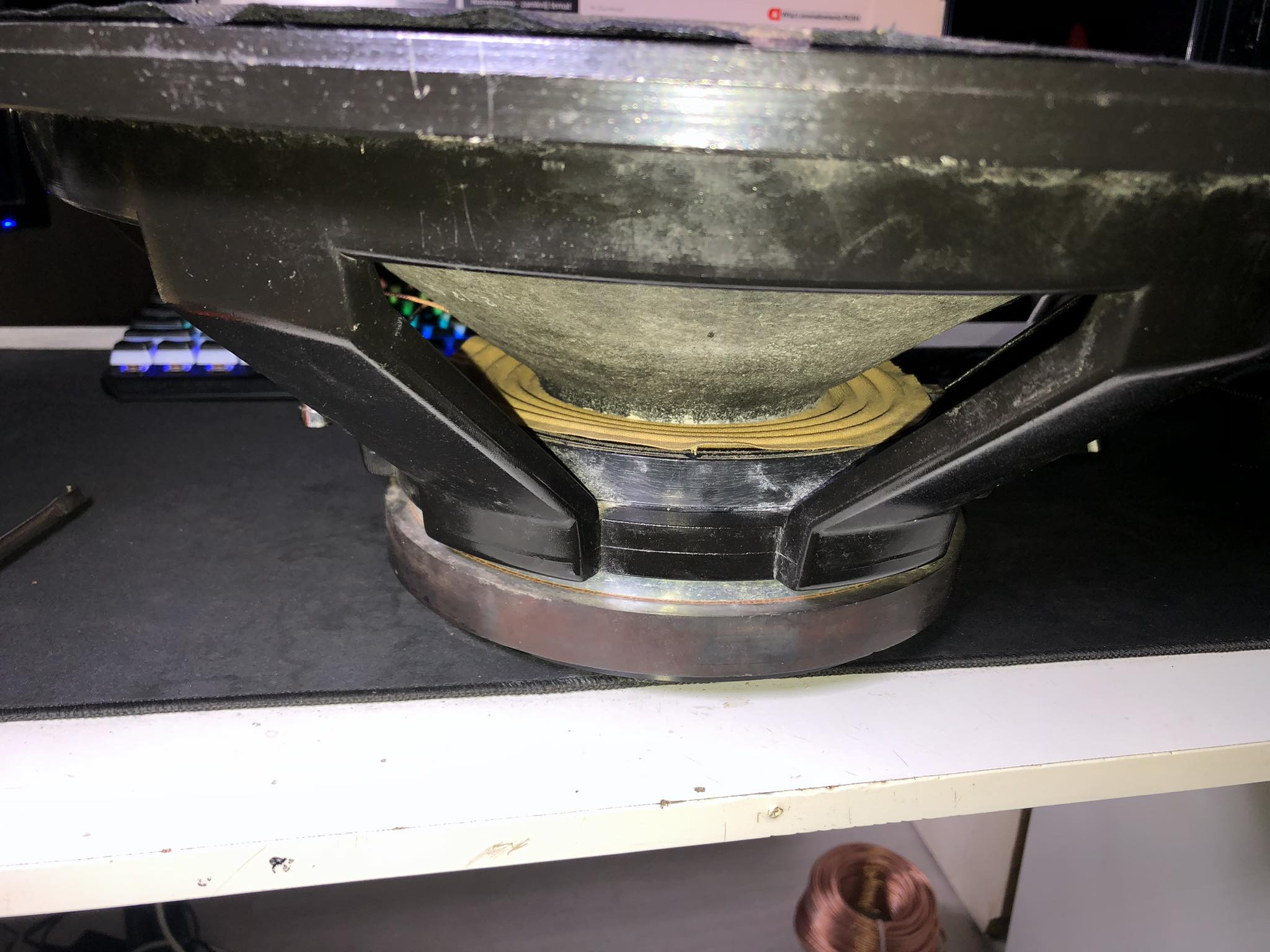 Rozebranie i regeneracja głośników estradowych Beyma 18G40 i 18G400 ...