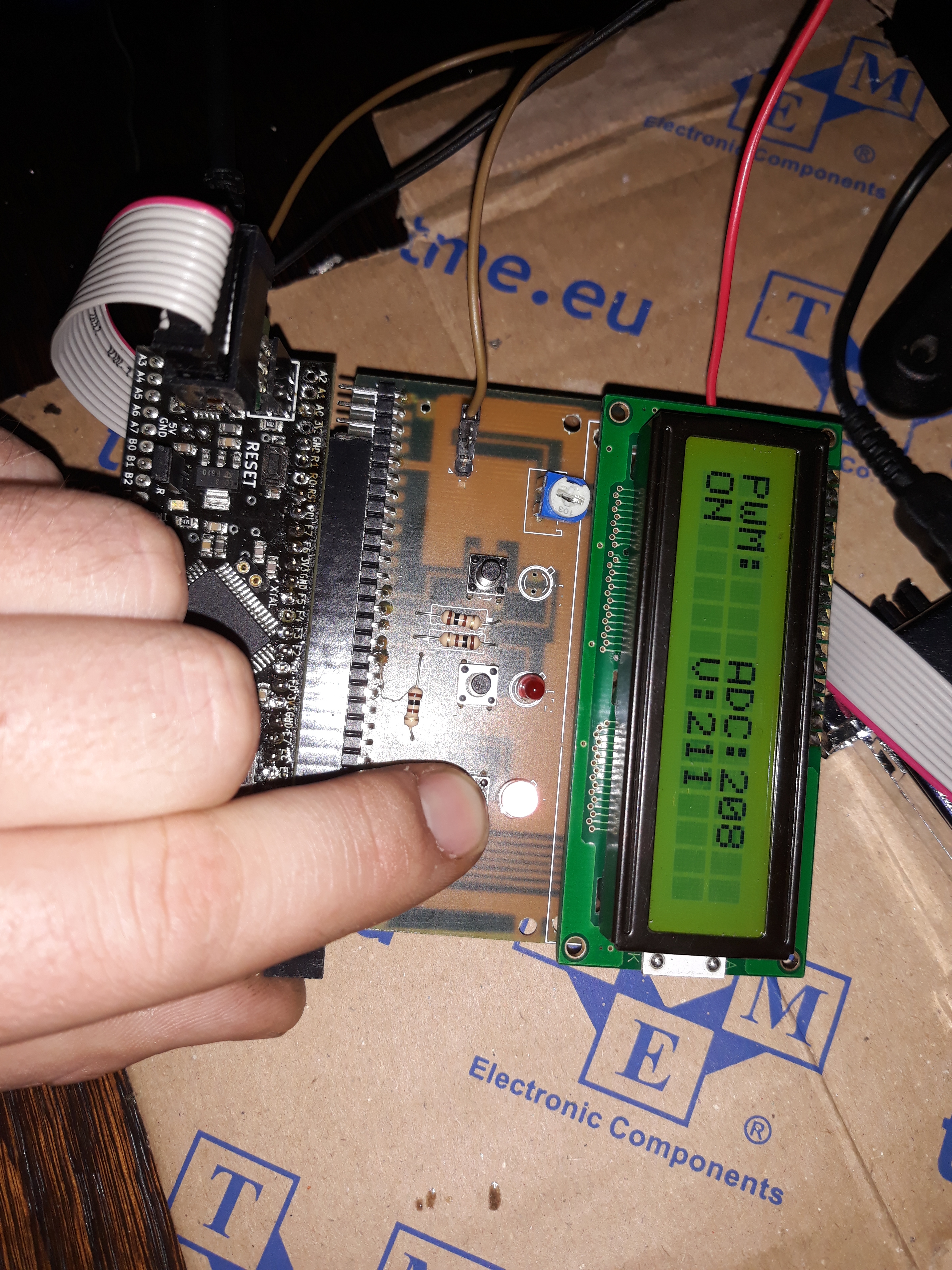 Atxmega128A3U - konfiguracja ADC i wyświetlanie wyników na HD44780 2x16